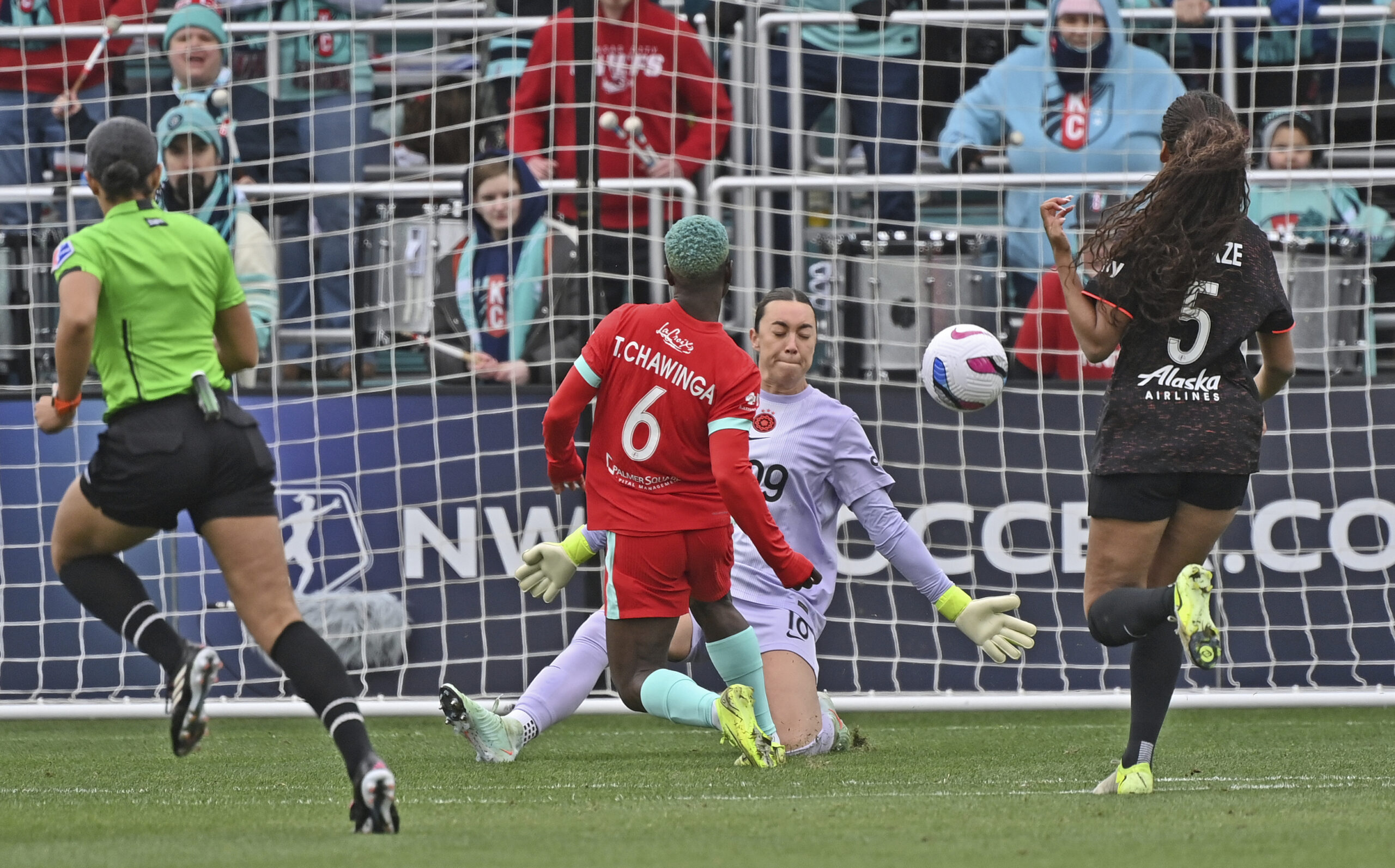 NWSL Roundup: Chawinga and KC Current dominate early in 3-1 win over ...